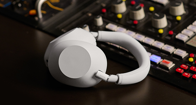 Best Over-Ear Noise Cancelling Headphones of 2026: Tested and Reviewed ...